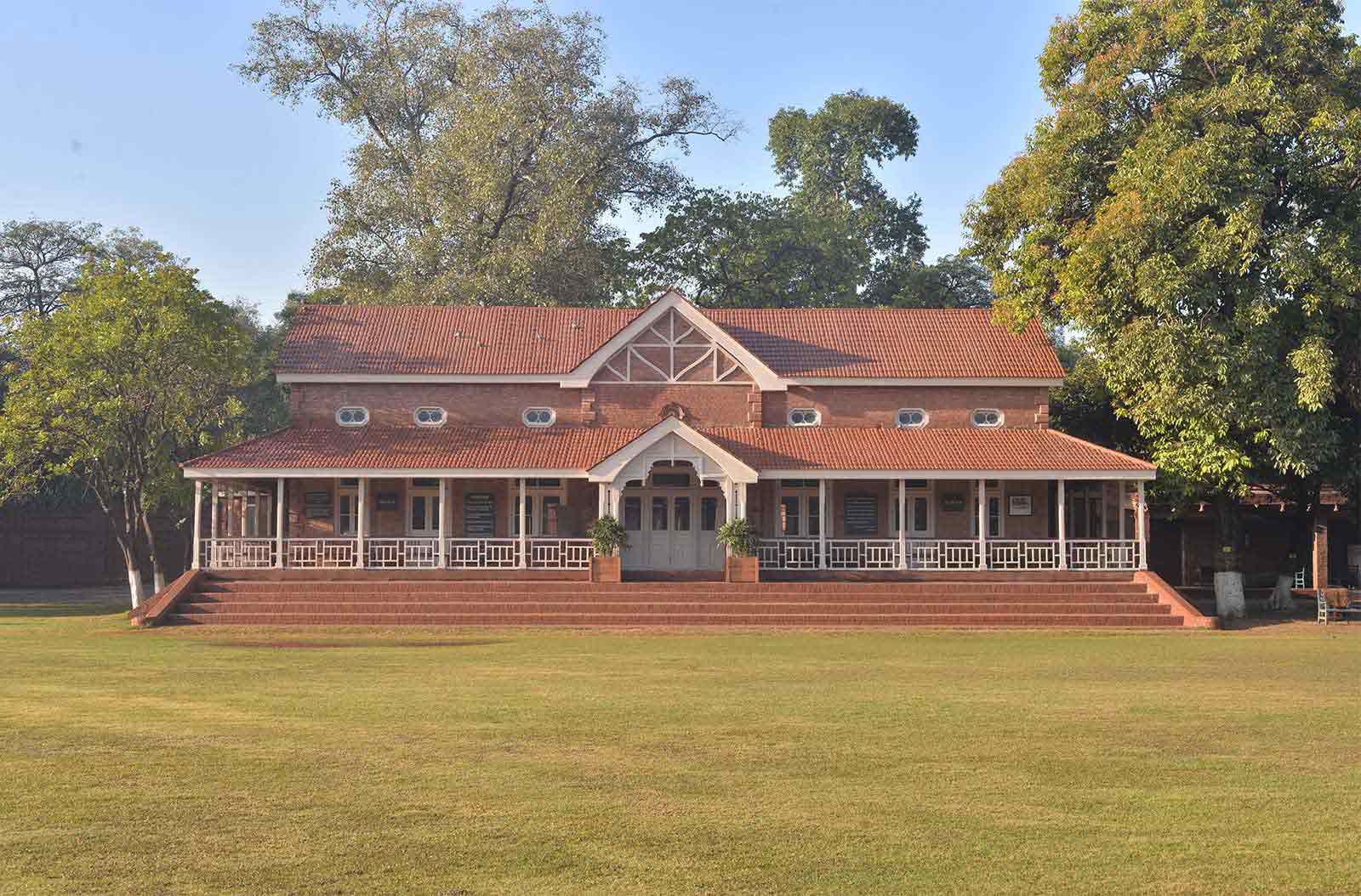 Aitchison College : Home