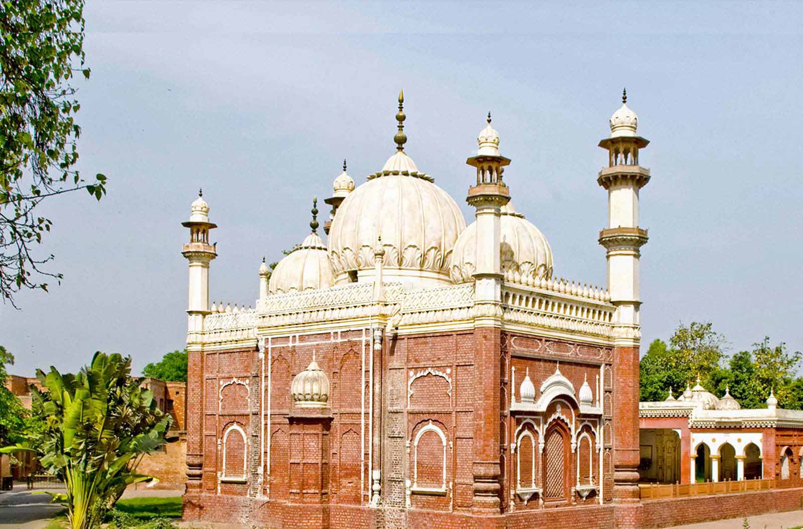 Aitchison College : Home