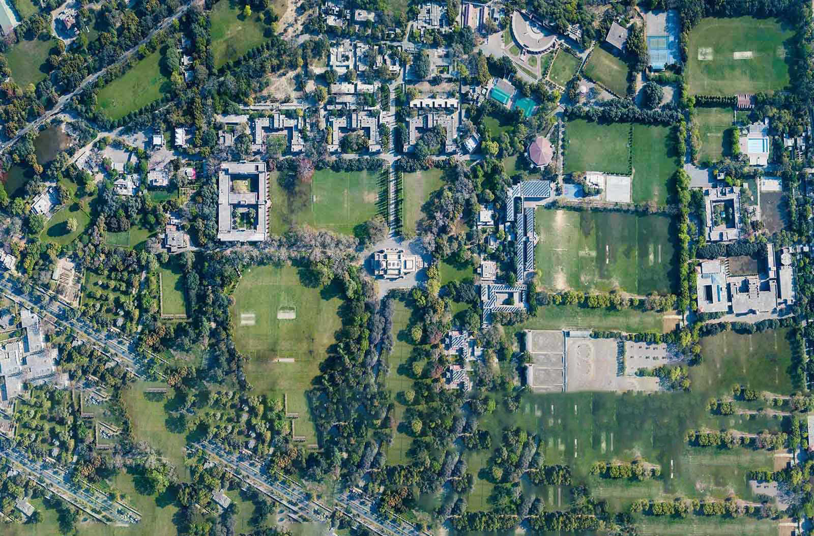 Aitchison College : Home