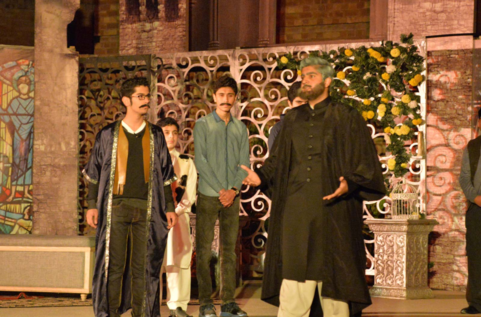 Aitchison College : Home